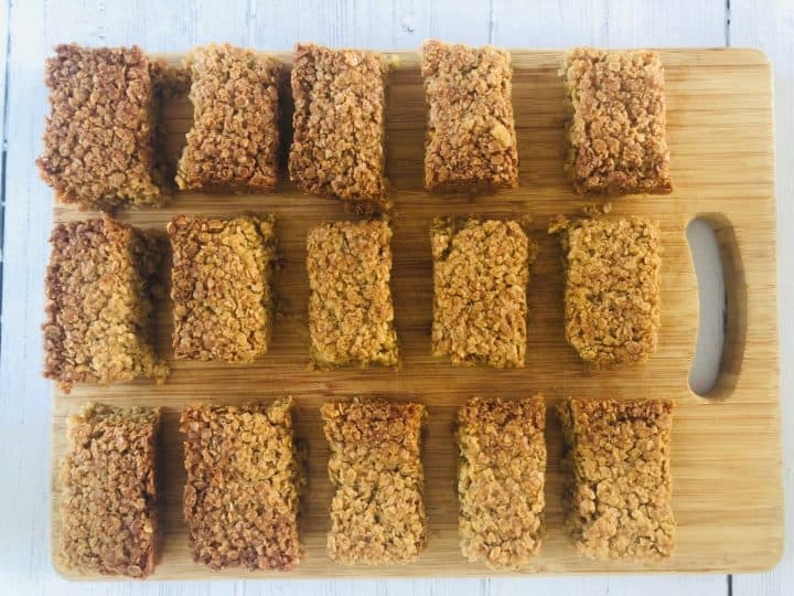 How To Make Flapjacks {An EASY Flapjack Recipe!} - Liana's Kitchen