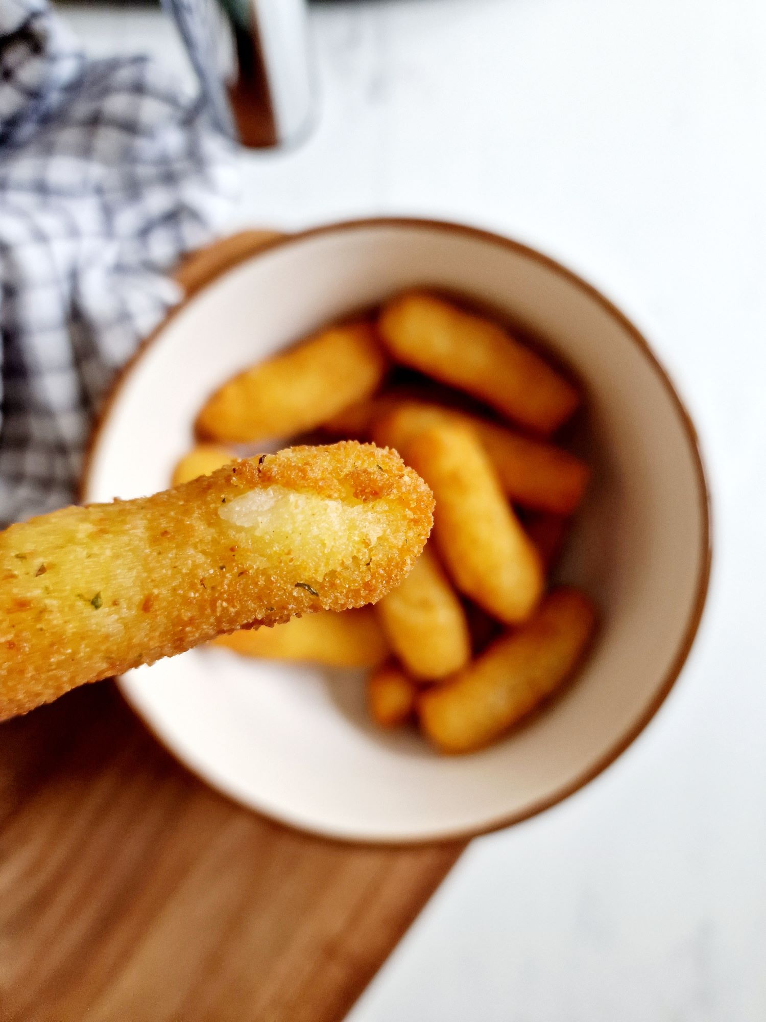 Air Fryer Frozen Mozzarella Sticks - Liana's Kitchen