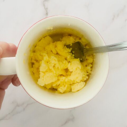 How To Make Scrambled Eggs In The Microwave - Liana's Kitchen