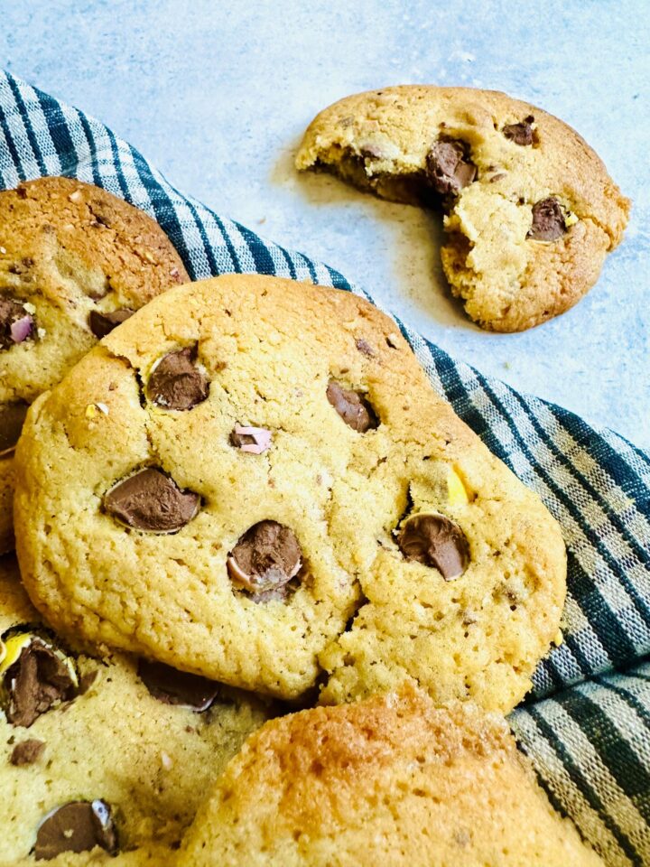 Simple Mini Eggs Cookies - Liana's Kitchen