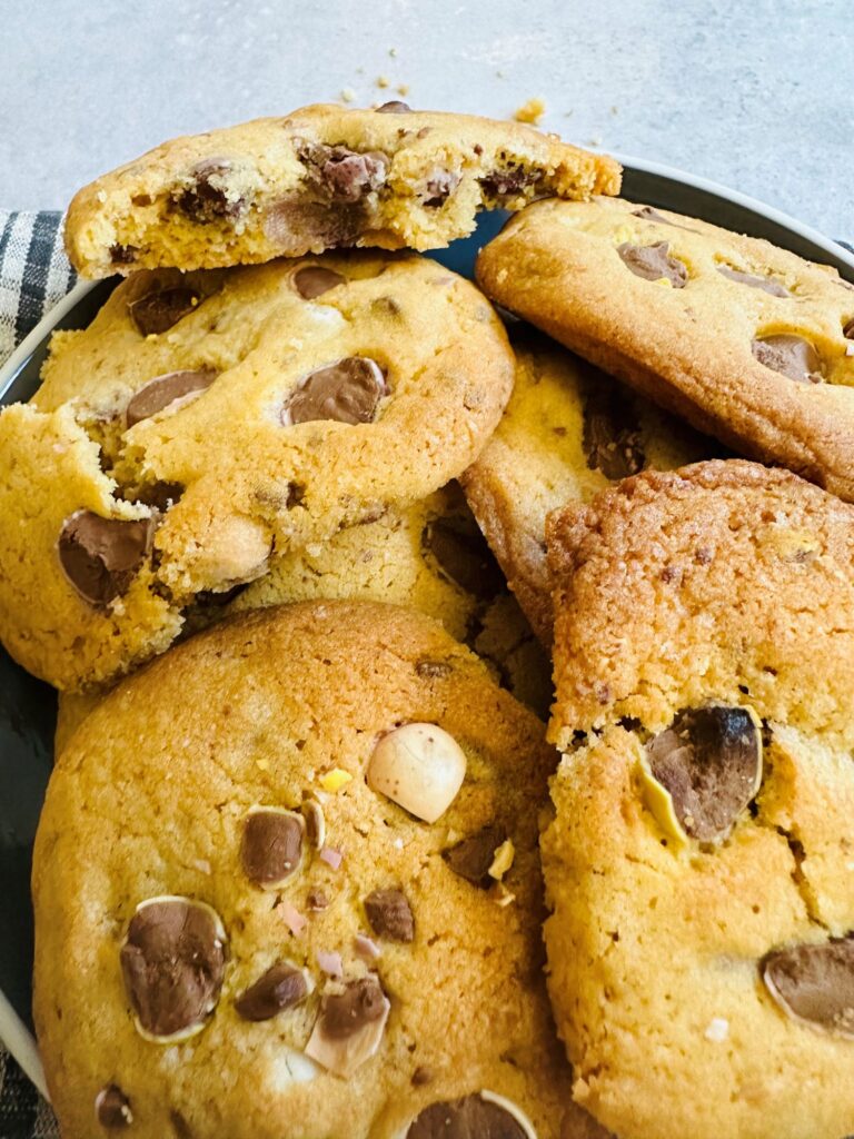Simple Mini Eggs Cookies - Liana's Kitchen