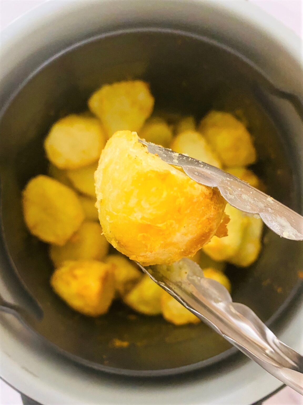 Ninja Foodi Roast Potatoes - Perfectly Crispy! - Liana's Kitchen