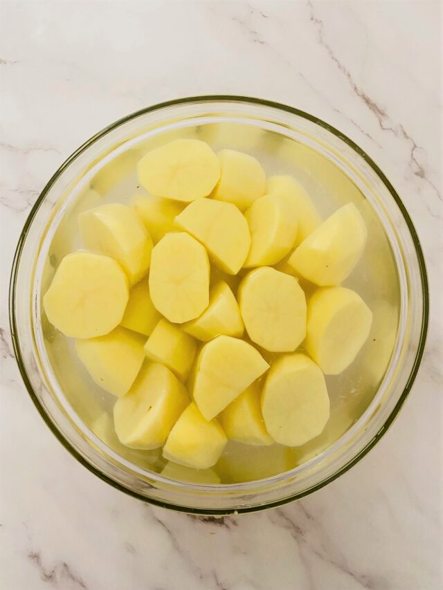 Ninja Foodi Roast Potatoes - Perfectly Crispy! - Liana's Kitchen